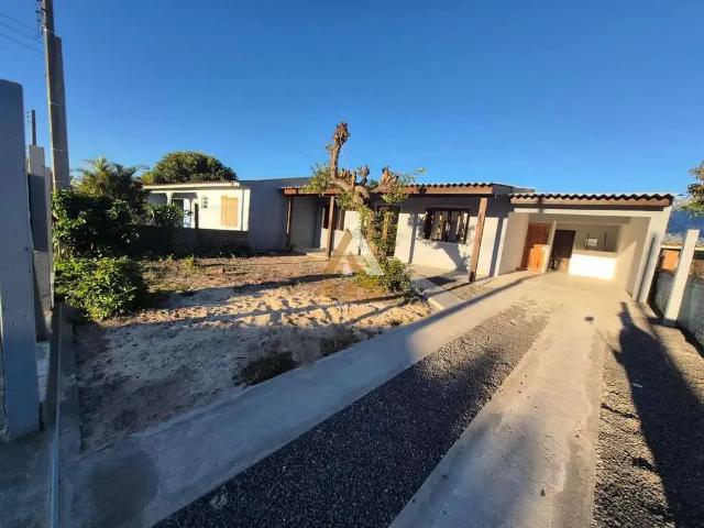 Casa / Sobrado para Venda em Cidreira/RS Centro 2 Quartos