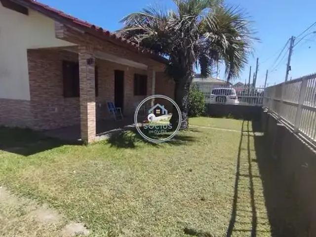 Casa / Sobrado para Venda em Cidreira/RS Centro 2 Quartos