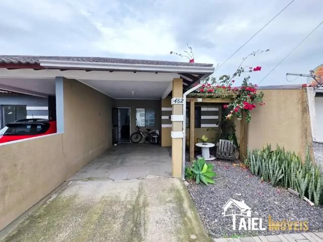 Casa / Sobrado para Venda em Cidreira/RS Centro 2 Quartos