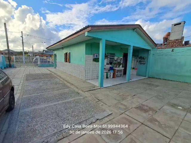 Casa / Sobrado para Venda em Cidreira/RS Centro 3 Quartos