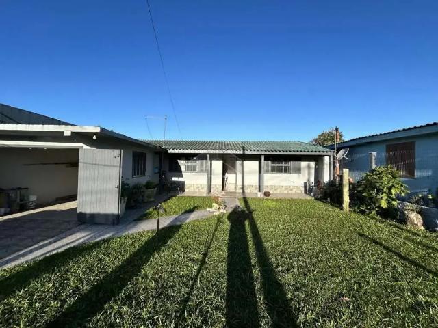 Casa / Sobrado para Venda em Cidreira/RS Centro 3 Quartos
