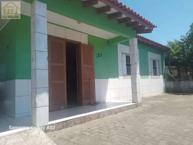 Casa / Sobrado para Venda em Cidreira/RS Centro 3 Quartos