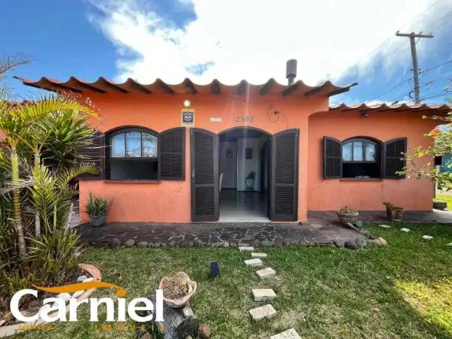 Casa / Sobrado para Venda em Cidreira/RS Centro 3 Quartos