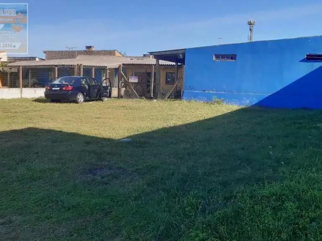 Casa / Sobrado para Venda em Cidreira/RS Centro 3 Quartos