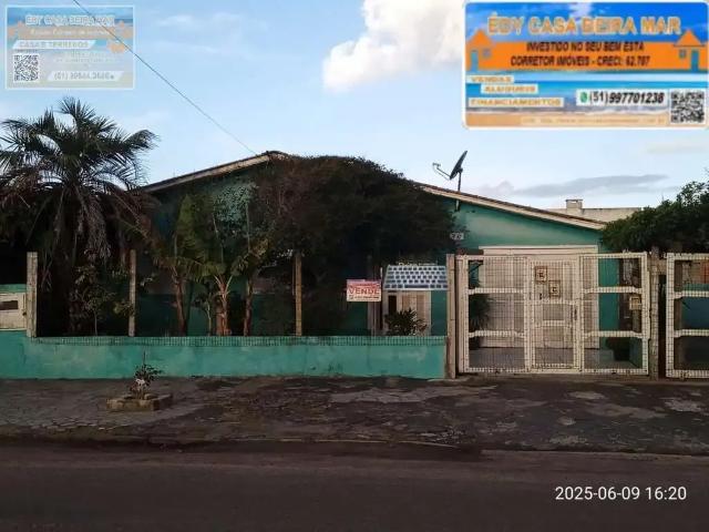Casa / Sobrado para Venda em Cidreira/RS Centro 3 Quartos