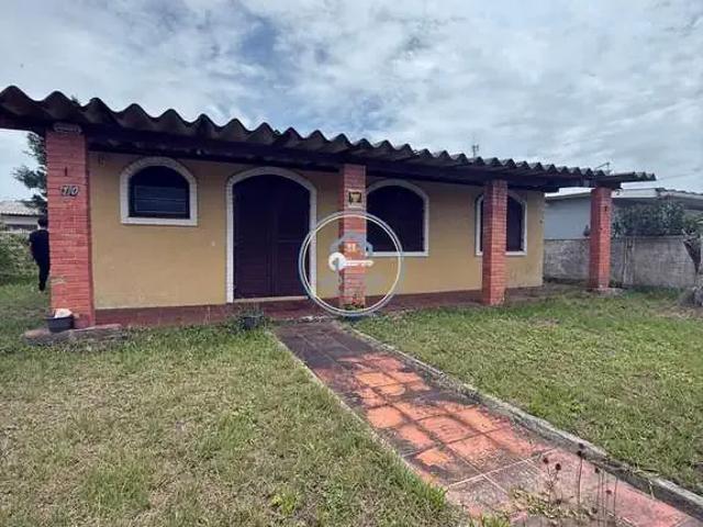 Casa / Sobrado para Venda em Cidreira/RS Centro 3 Quartos