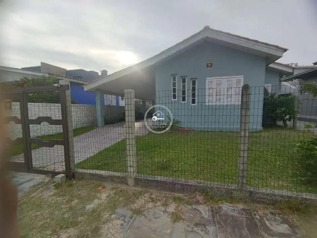 Casa / Sobrado para Venda em Cidreira/RS Centro 3 Quartos