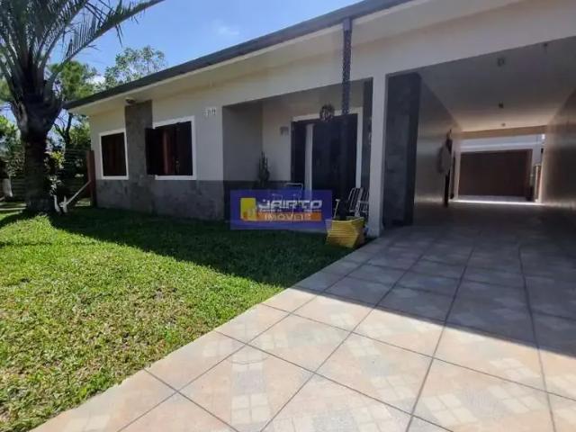 Casa / Sobrado para Venda em Cidreira/RS Centro 3 Quartos
