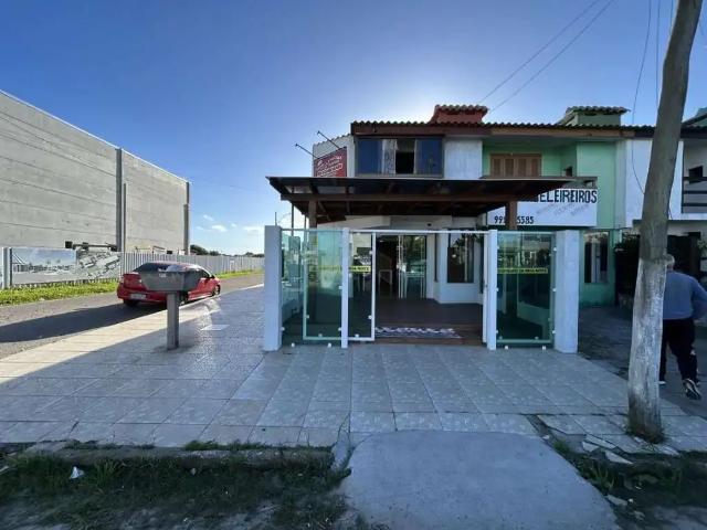 Casa / Sobrado para Venda em Cidreira/RS Centro 3 Quartos