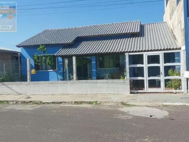 Casa / Sobrado para Venda em Cidreira/RS Centro 3 Quartos
