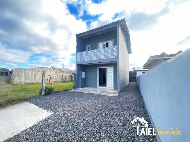 Casa / Sobrado para Venda em Cidreira/RS Centro 3 Quartos
