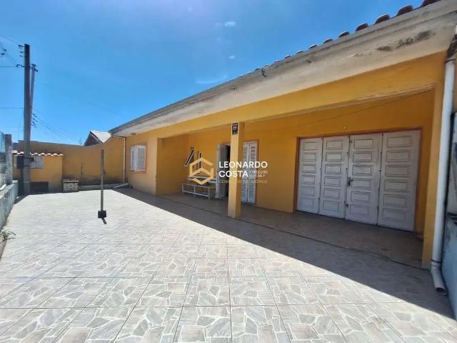 Casa / Sobrado para Venda em Cidreira/RS Centro 3 Quartos