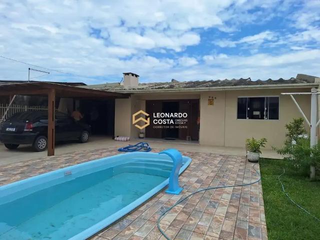 Casa / Sobrado para Venda em Cidreira/RS Centro 3 Quartos