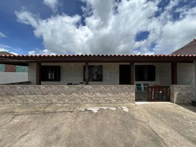 Casa / Sobrado para Venda em Cidreira/RS Centro 3 Quartos