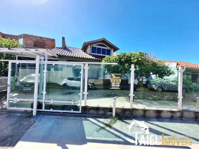 Casa / Sobrado para Venda em Cidreira/RS Centro 3 Quartos