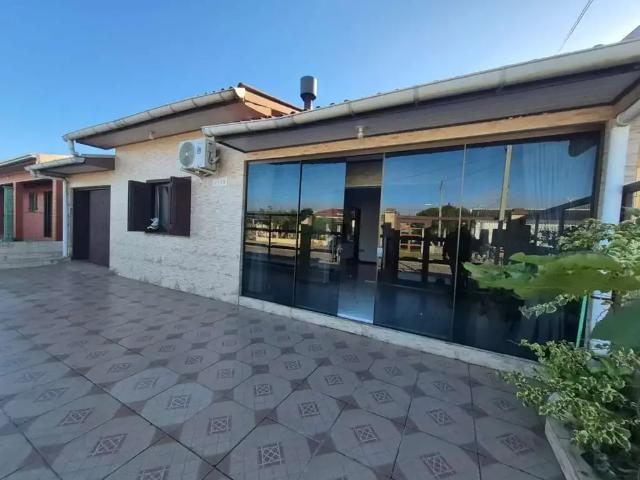 Casa / Sobrado para Venda em Cidreira/RS Centro 3 Quartos