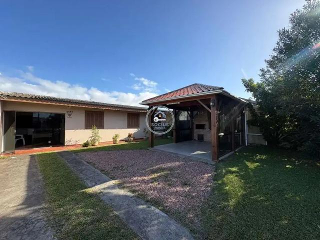 Casa / Sobrado para Venda em Cidreira/RS Centro 3 Quartos