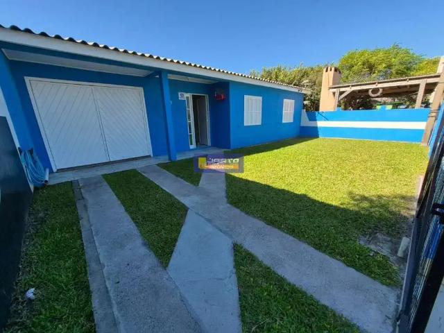 Casa / Sobrado para Venda em Cidreira/RS Centro 3 Quartos