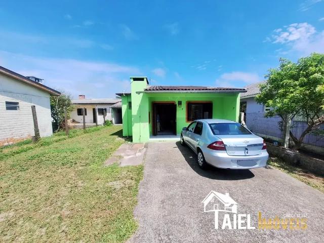Casa / Sobrado para Venda em Cidreira/RS Centro 3 Quartos