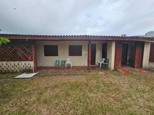 Casa / Sobrado para Venda em Cidreira/RS Centro 3 Quartos