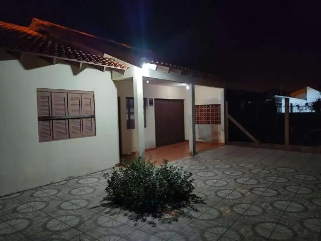 Casa / Sobrado para Venda em Cidreira/RS Centro 3 Quartos