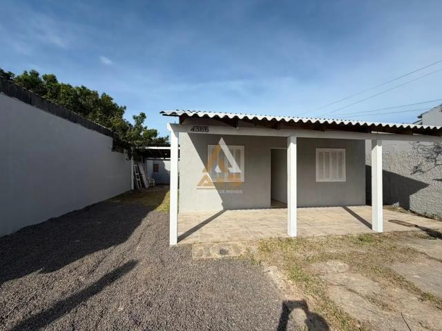Casa / Sobrado para Venda em Cidreira/RS Centro 3 Quartos