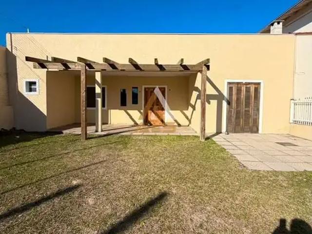 Casa / Sobrado para Venda em Cidreira/RS Centro 3 Quartos