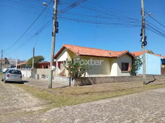 Casa / Sobrado para Venda em Cidreira/RS Salinas 3 Quartos