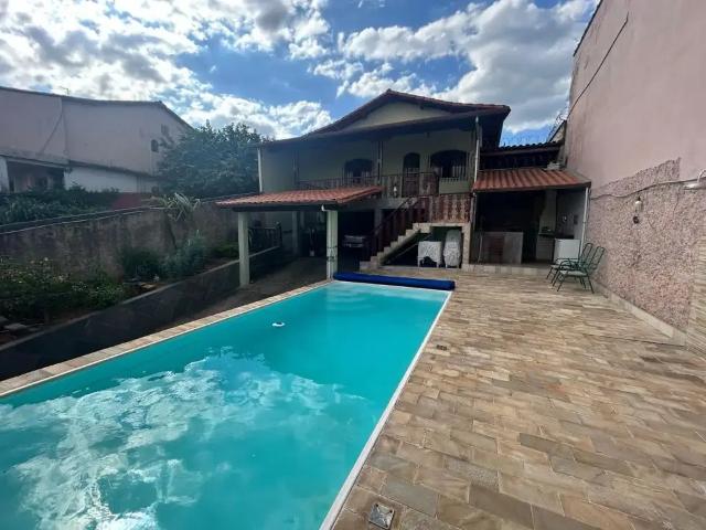 Casa / Sobrado para Venda em Contagem/MG Nacional 3 Quartos