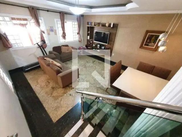 Casa / Sobrado para Venda em Contagem/MG Nacional 4 Quartos