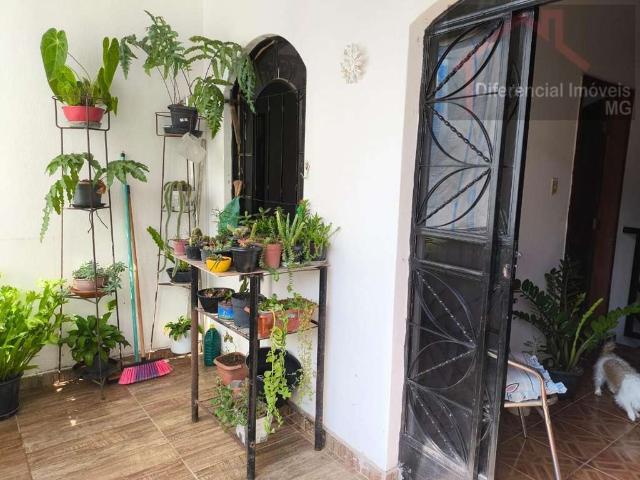 Casa / Sobrado para Venda em Contagem/MG Nova Contagem 3 Quartos