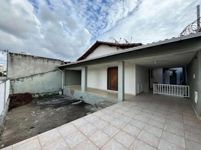 Casa / Sobrado para Venda em Contagem/MG Alvorada 3 Quartos