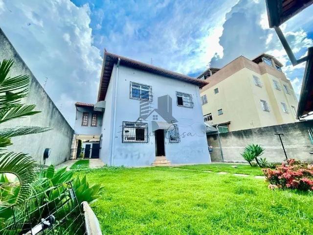 Casa / Sobrado para Venda em Contagem/MG Arvoredo 4 Quartos