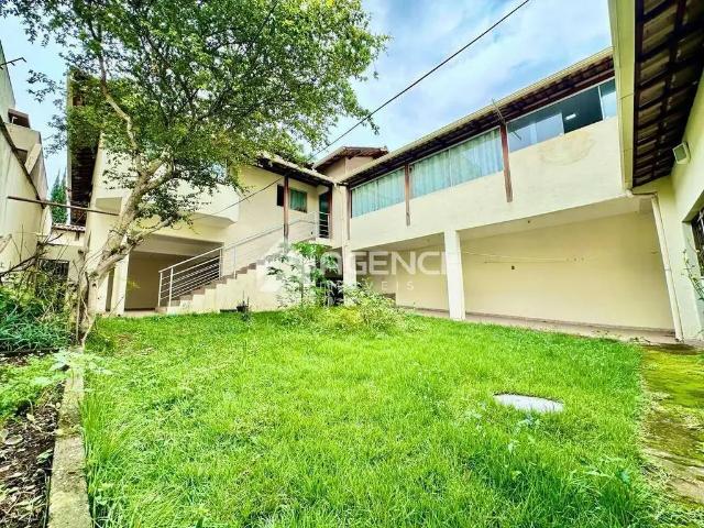 Casa / Sobrado para Venda em Contagem/MG Cabral 4 Quartos
