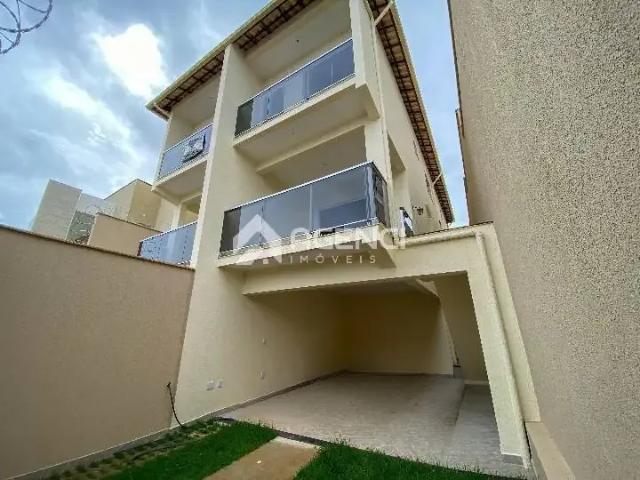 Casa / Sobrado para Venda em Contagem/MG Cabral 3 Quartos