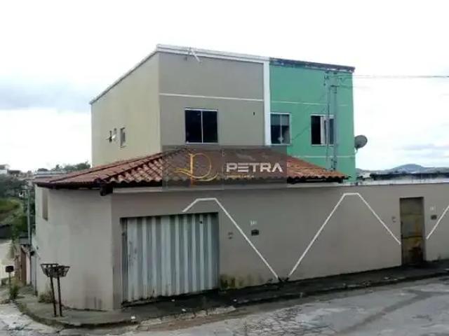 Casa / Sobrado para Venda em Contagem/MG Colonial 3 Quartos