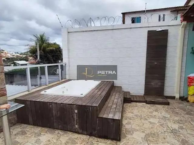 Casa / Sobrado para Venda em Contagem/MG Colonial 3 Quartos