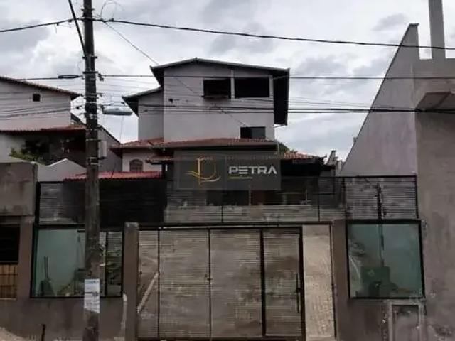 Casa / Sobrado para Venda em Contagem/MG Colonial 5 Quartos
