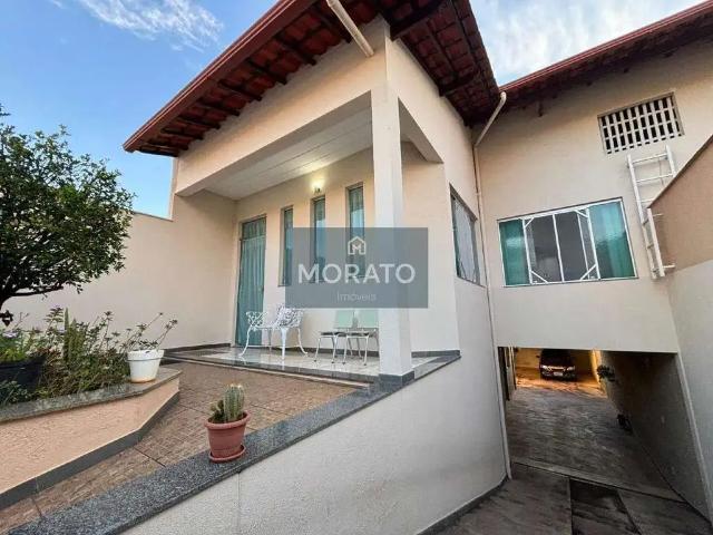 Casa / Sobrado para Venda em Contagem/MG Europa 3 Quartos