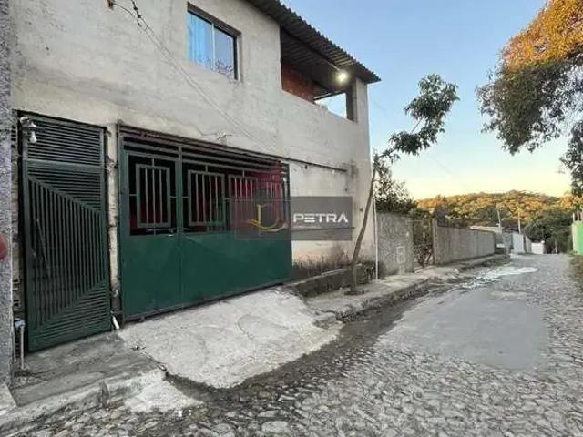 Casa / Sobrado para Venda em Contagem/MG Estâncias Imperiais 4 Quartos