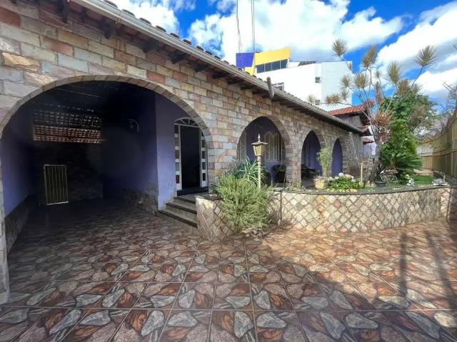 Casa / Sobrado para Venda em Contagem/MG Fonte Grande 4 Quartos