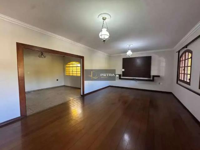 Casa / Sobrado para Venda em Contagem/MG Fonte Grande 4 Quartos