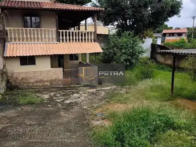 Casa / Sobrado para Venda em Contagem/MG Icaivera 5 Quartos