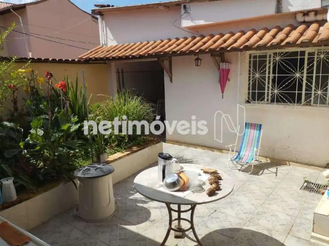 Casa / Sobrado para Venda em Contagem/MG Industrial 3 Quartos