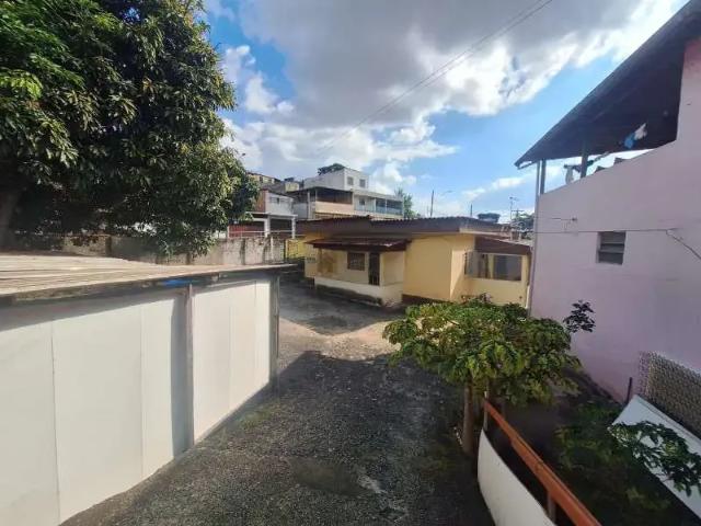 Casa / Sobrado para Venda em Contagem/MG Industrial 4 Quartos