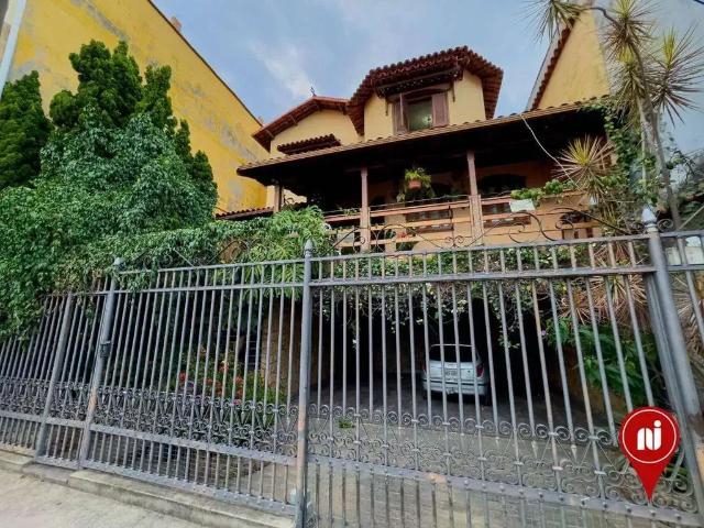 Casa / Sobrado para Venda em Contagem/MG Jardim Vera Cruz 4 Quartos