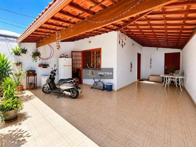 Casa / Sobrado para Venda em Contagem/MG Lúcio de Abreu 3 Quartos