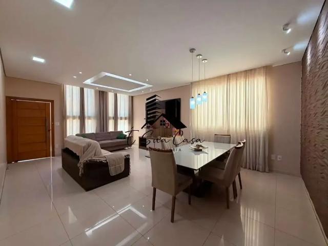 Casa / Sobrado para Venda em Contagem/MG Lúcio de Abreu 3 Quartos