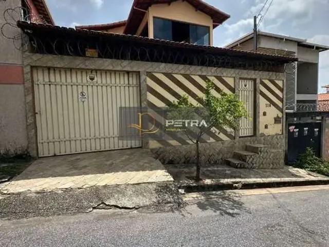 Casa / Sobrado para Venda em Contagem/MG Petrolândia 3 Quartos