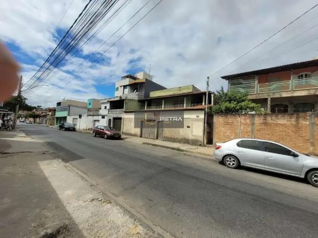Casa / Sobrado para Venda em Contagem/MG Petrolândia 3 Quartos